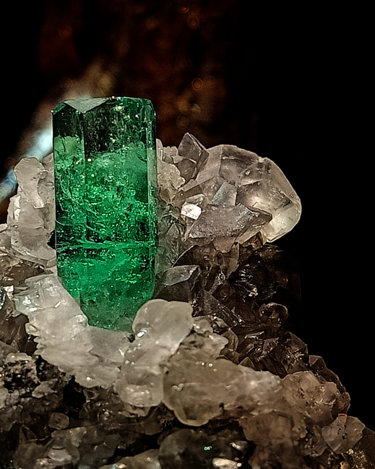 Emerald Gemstone | Buy Raw Emerald | 100% Natural - Rozefs
